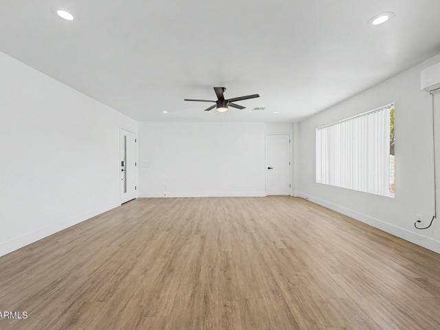 8601 e roanoke avenue