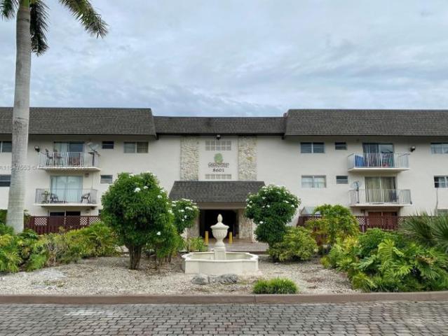 8601 SW 94th St #315W, Miami, FL 33156