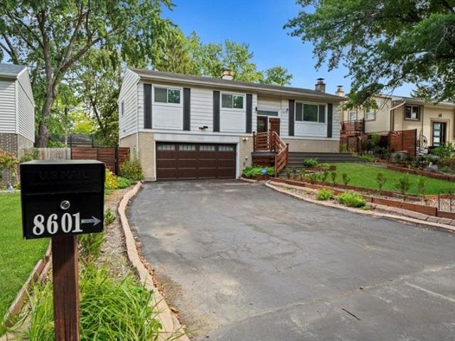 8601 S Kean Ave, Hickory Hills, IL 60457