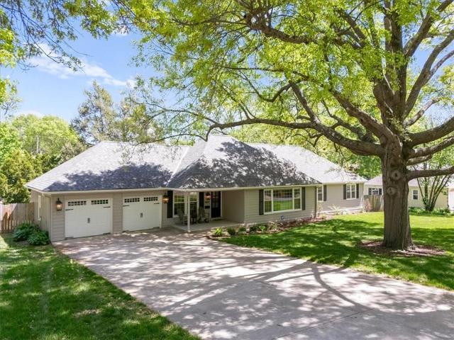8601 Travis St, Overland Park, KS 66212 | MLS #2616 | Compass