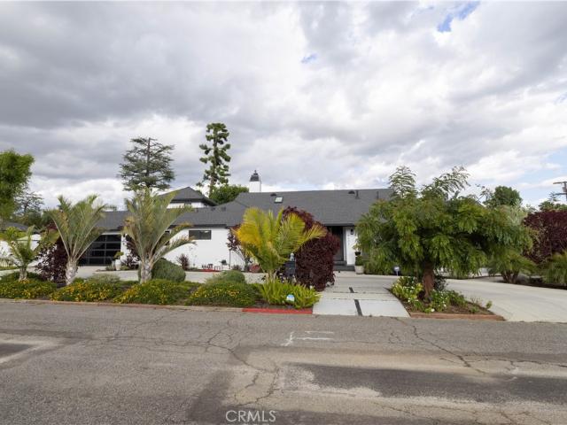 8602 Shoshone Ave, Northridge, CA 91325 | MLS #SR26083 | Compass