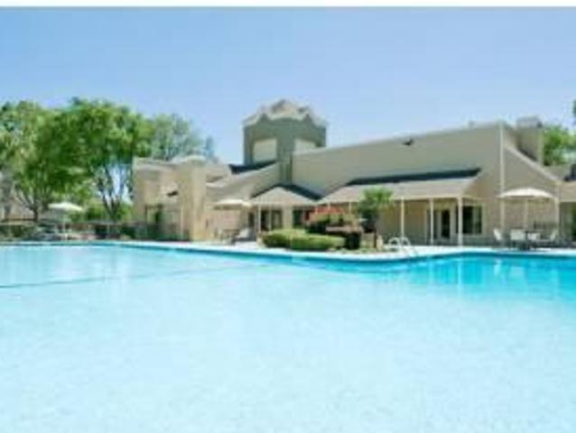 $860 / 3br Total Renovation! Junior Olympic Size Pool with Relaxing SunDecks. Westside Location