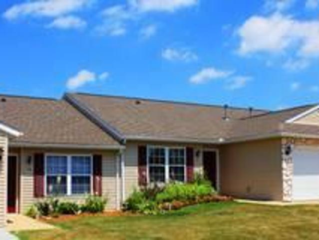 $860 / 2br 1100ft² Join us for April Destinctive Apartment Homes by Redwood available