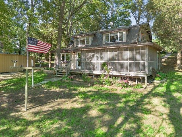 860 42nd St, New Boston, IL 61272