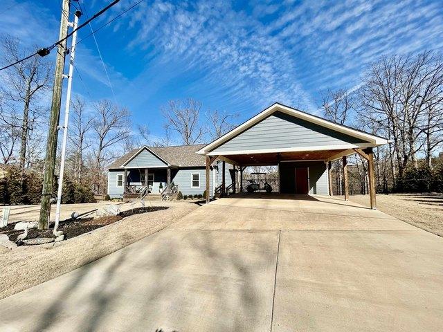 860 Fairway Ln, Counce, TN 38326