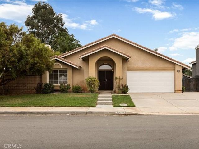 860 Hurstland Ave, Beaumont, CA 92223