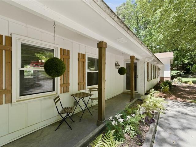 860 Oakdale Road