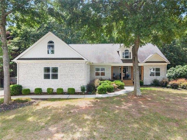 860 Lakeview Dr, Commerce, GA 30529