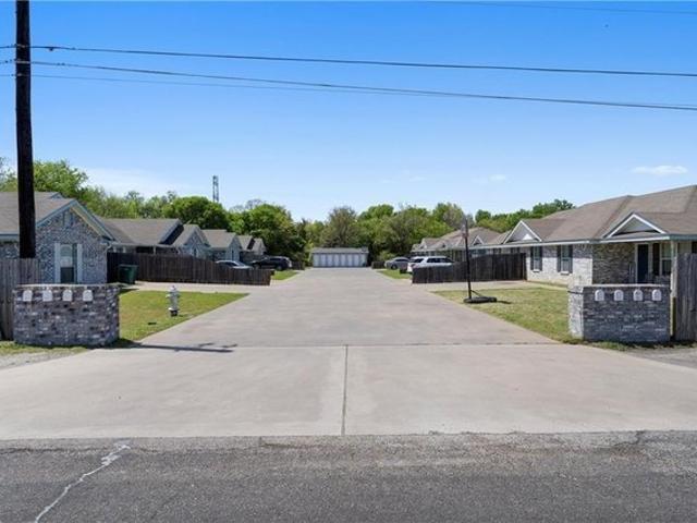 860 N Lacy Dr Unit 1 2, Lacy Lakeview, TX 76705