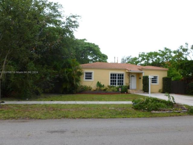 860 NE 123rd St, North Miami, FL 33161