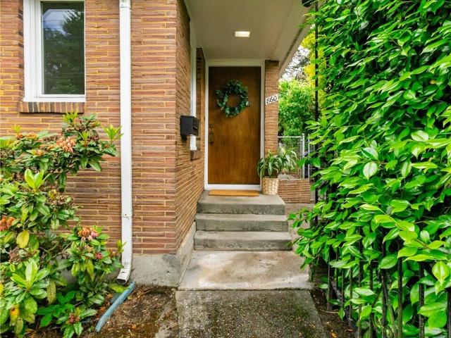 860 S 48th