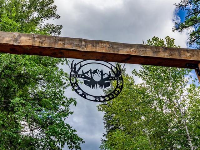 860 S Fork Rd, Martin City, MT 59926