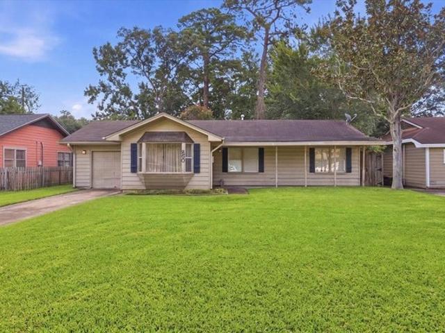 860 Peyton Dr, Beaumont, TX 77706