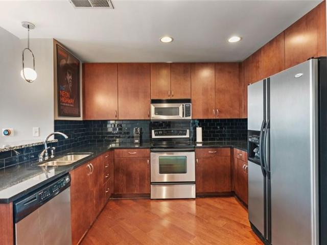 860 Peachtree Street NE 1606
