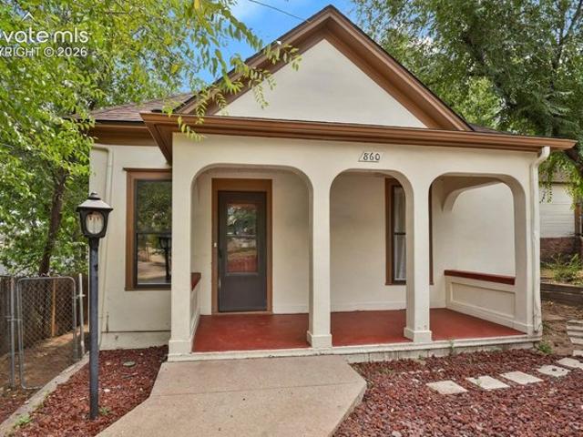 860 Prospect Pl, Manitou Springs, CO 80829