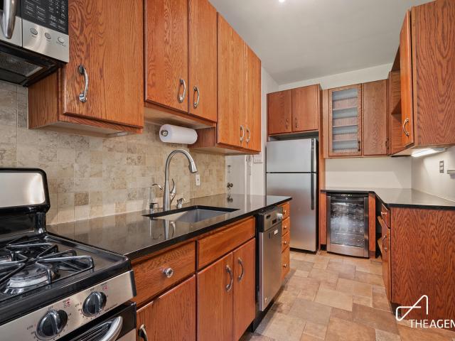 860 W 181ST Street 9