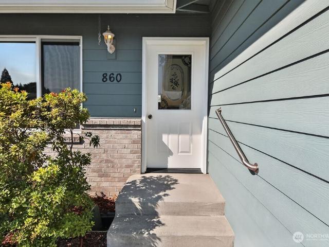 860 W Sylvester Court