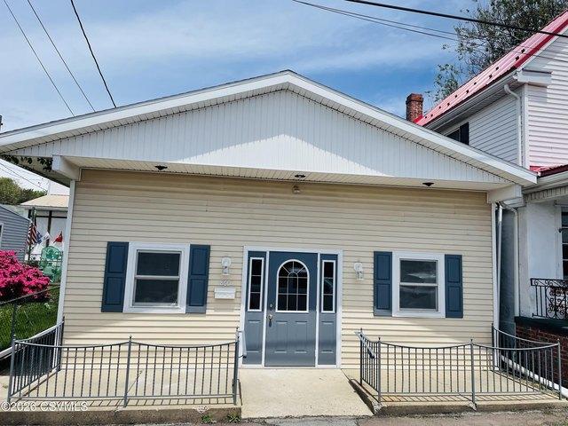 860 Walnut St, Kulpmont, PA 17834