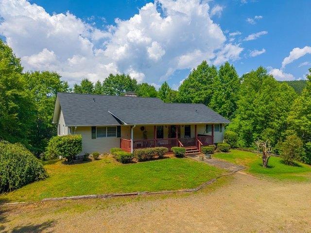 860 Willis Cove Rd, Franklin, NC 28734