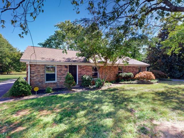 8614 Burleson Ln