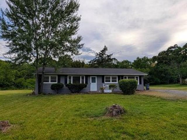 8614 Linton Hall Rd, Bristow, VA 20136