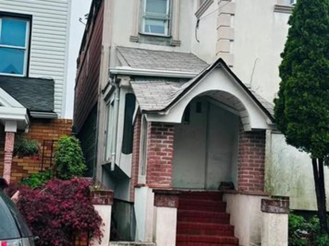 8614 rd St, Jamaica, NY 11435