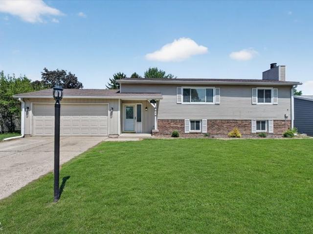 8614 Stonewall Dr, Indianapolis, IN 46231