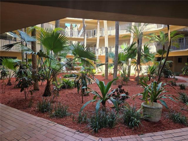 8615 NW 8th St, Unit 319, Miami, FL 33126 | MLS #A11987