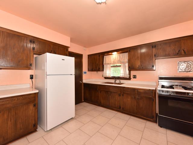 8615 W Petersik St