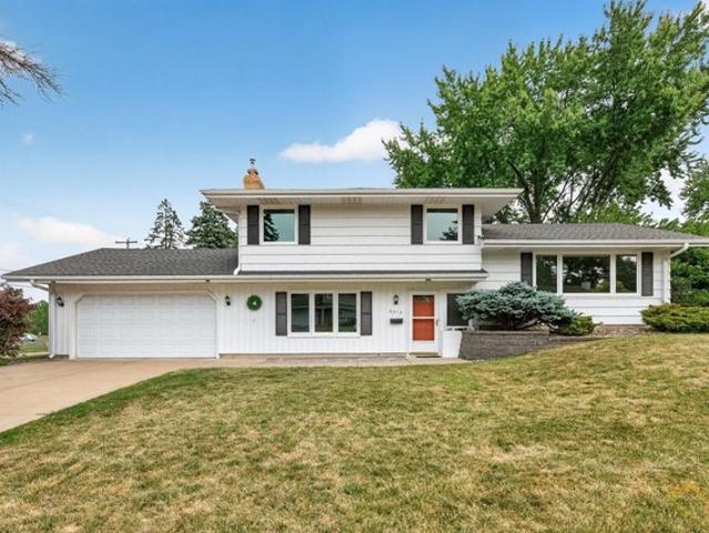 8616 34th Ave N, New Hope, MN 55427