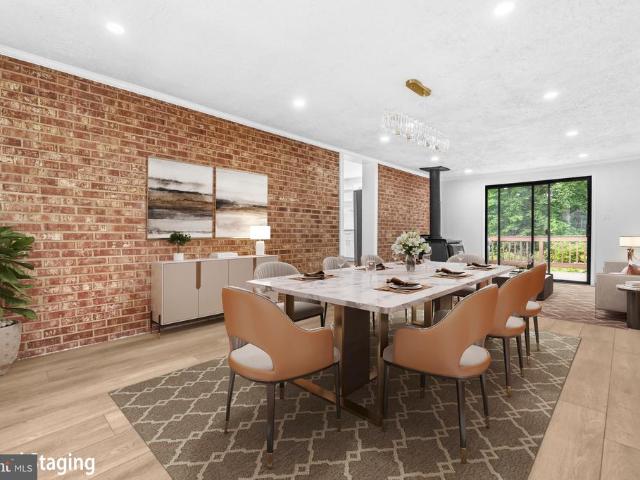 8618 Lantern Lane