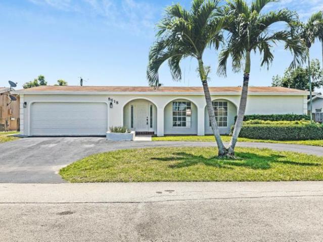 8618 S Lexington Dr, Miramar, FL 33025