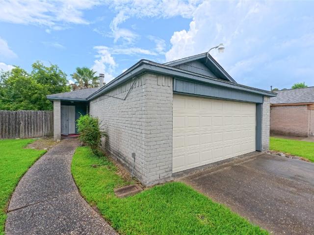 8618 Van Hut Ln, Houston, TX 77044 | Compass