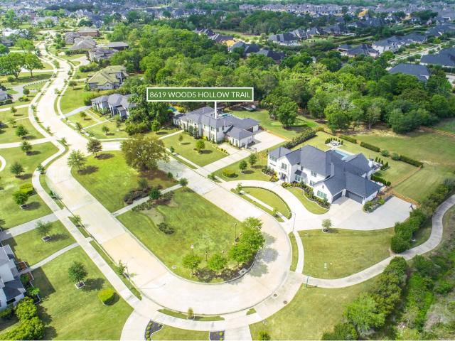 8619 Woods Hollow Trail