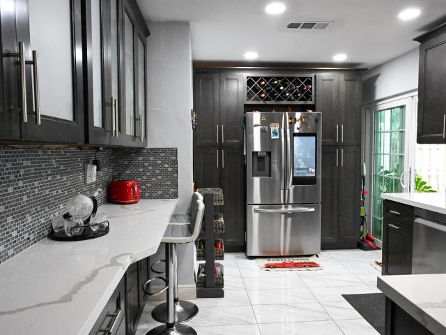 8610 NW 27th Pl, Sunrise, FL 33322 | MLS #B26010