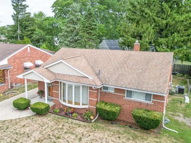 8610 Winston Ln, Dearborn Heights, MI 48127