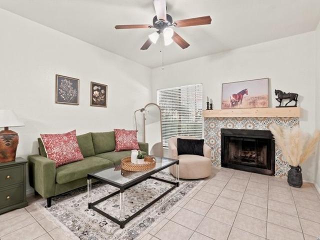 8611 Datapoint Dr Apt 21, San Antonio, TX 78229