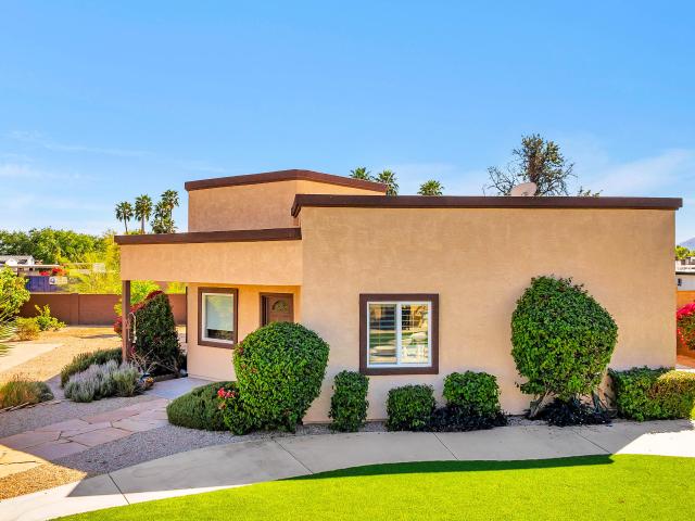 8611 E JENAN Drive