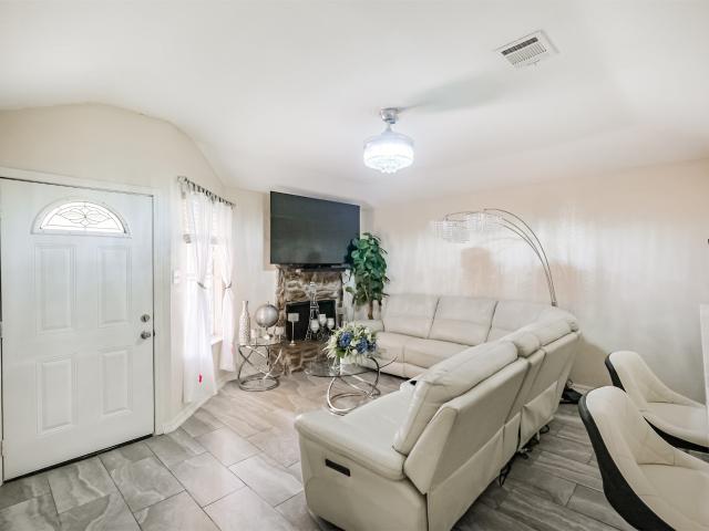 8611 Flower Path St, Houston, TX 77044 | MLS #93236 | Compass