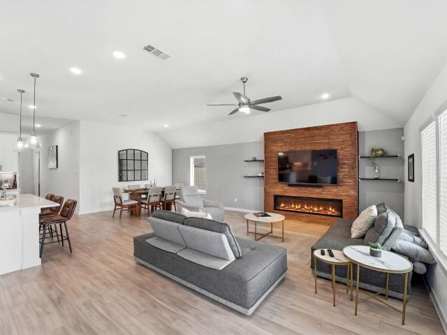 8611 Pier Cove Drive