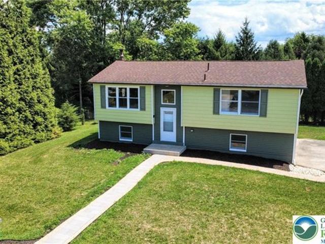 8612 Beatrice Ln, East Allen Township, PA 18014