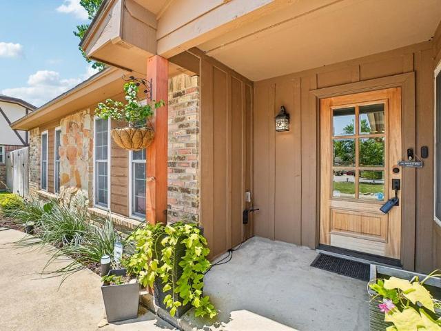 8612 Edgebrook Terrace
