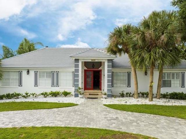 8612 Lost Cove Dr, Orlando, FL 32819