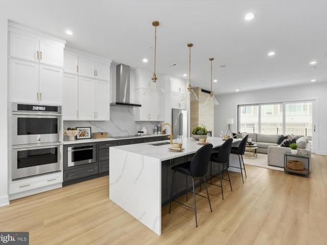 8613 Erdem Pl, Chevy Chase, MD 20815