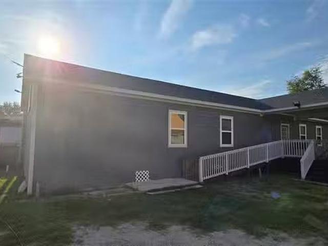861 County Road 3550, Cleveland, TX 77327