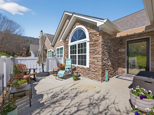 861 Carlisle Lane