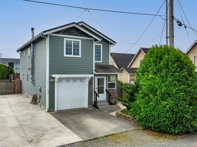 861 Avenue K, Seaside, OR 97138