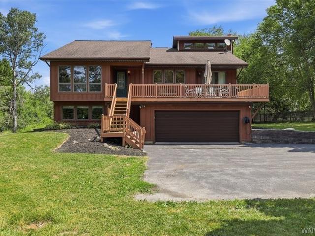 861 Bowen Rd, Elma, NY 14059
