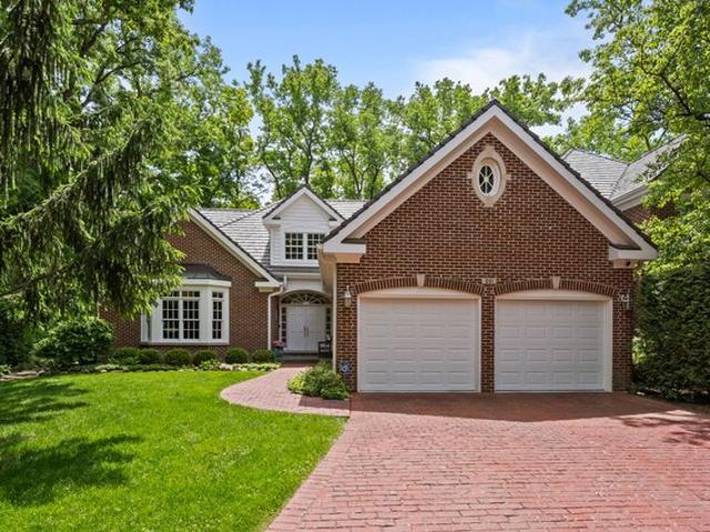 861 Gloucester Xing, Lake Forest, IL 60045