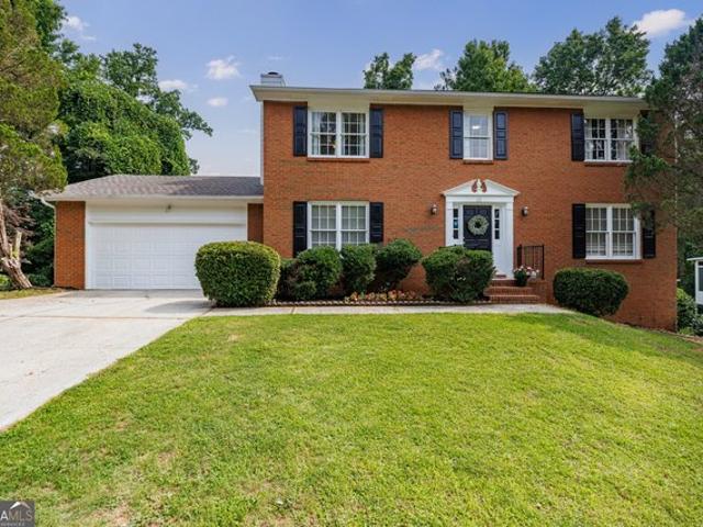 861 Lagoon Ct, Stone Mountain, GA 30083